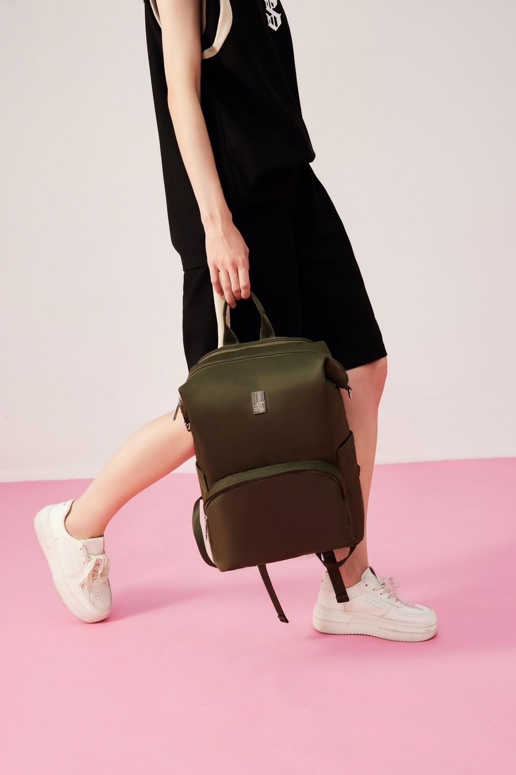 Styling Aidan Backpack Jims Honey Buat Wanita Super Aktif - Jims Honey